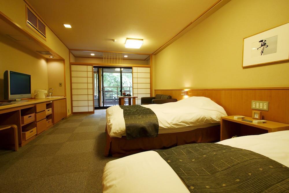 HOTEL MIZUNOTO | ⋆⋆⋆ | HAKONE, JAPAN | SEASON DEALS FROM $331